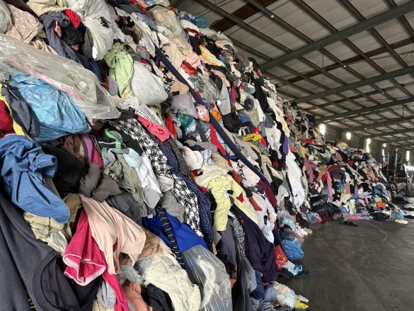 What Are Second-Hand Clothes? Everything You Need to Know - 3 Dah Used ...